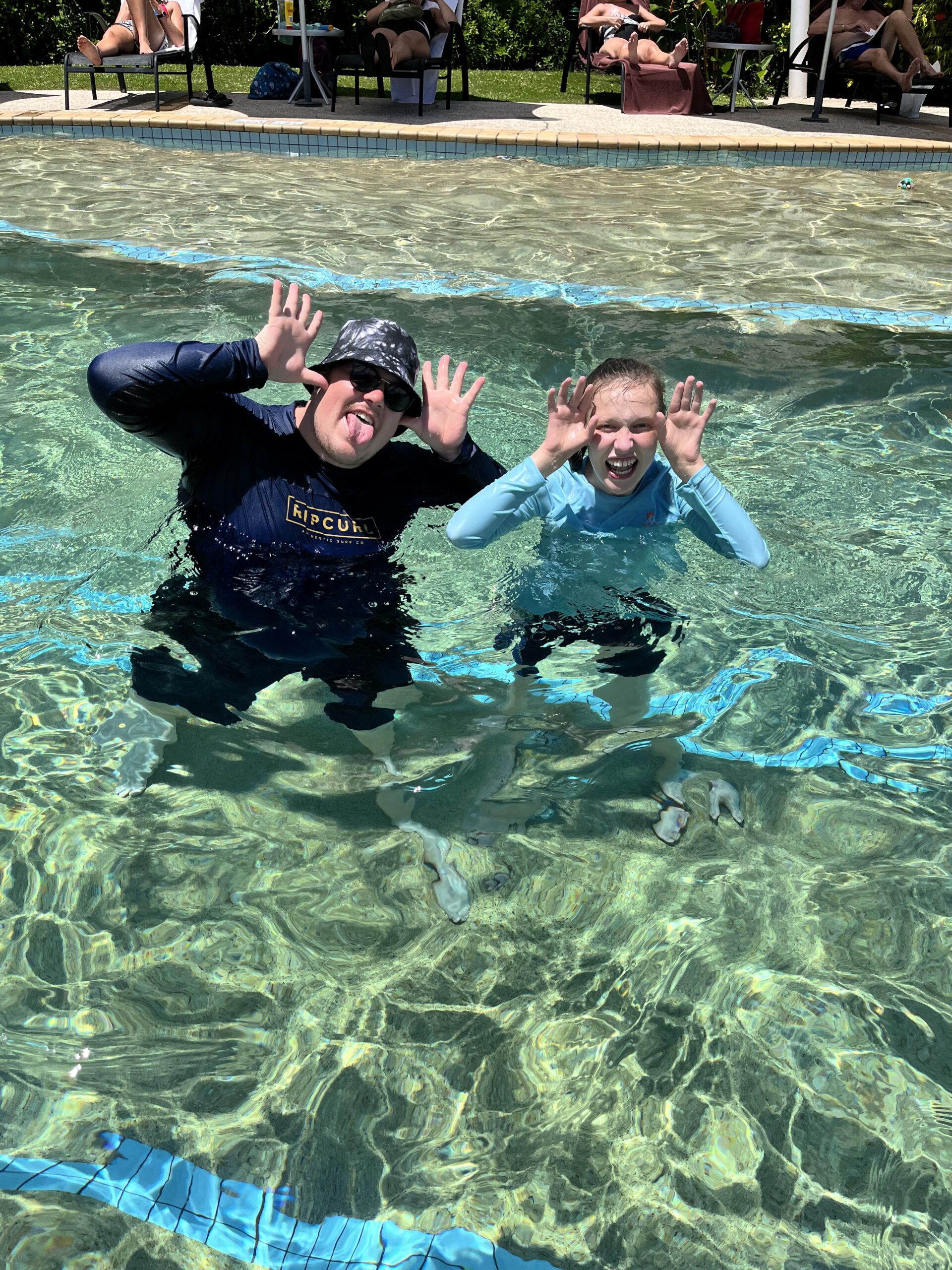 Social Groups - Up & Over